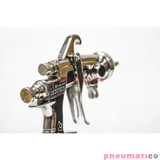 Pistolet lakierniczy Iwata W101 E2P dolnozasilany - dysza 1,5 mm